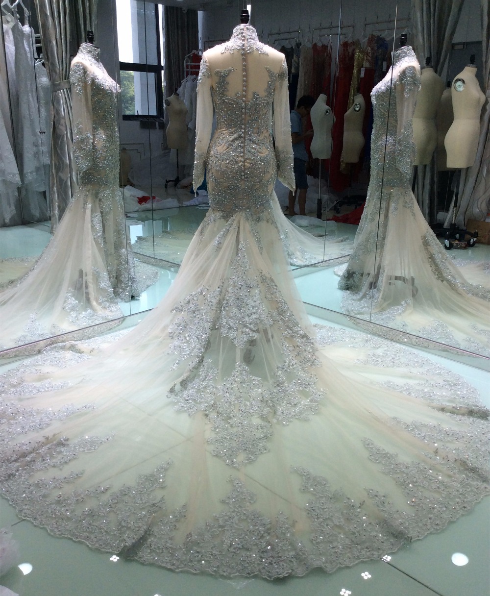 Stunning Sequin Lace Mermaid Bridal Gown Train on Luulla